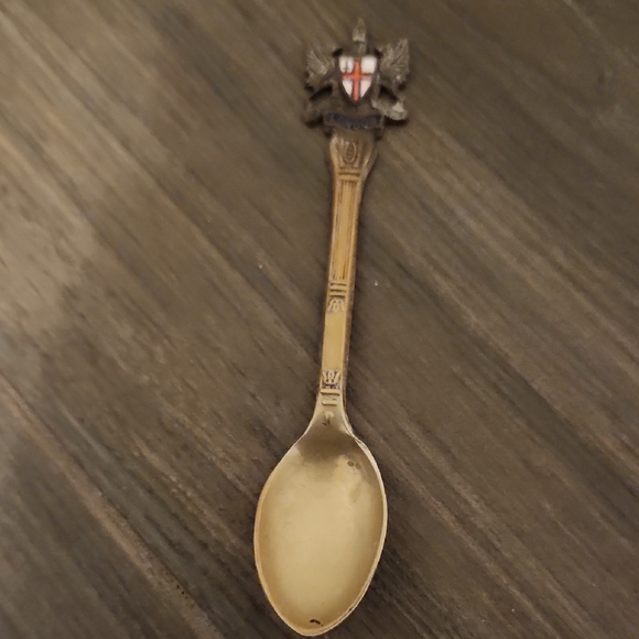Accents | Vintage Collectible Spoon With London Crest | Poshmark